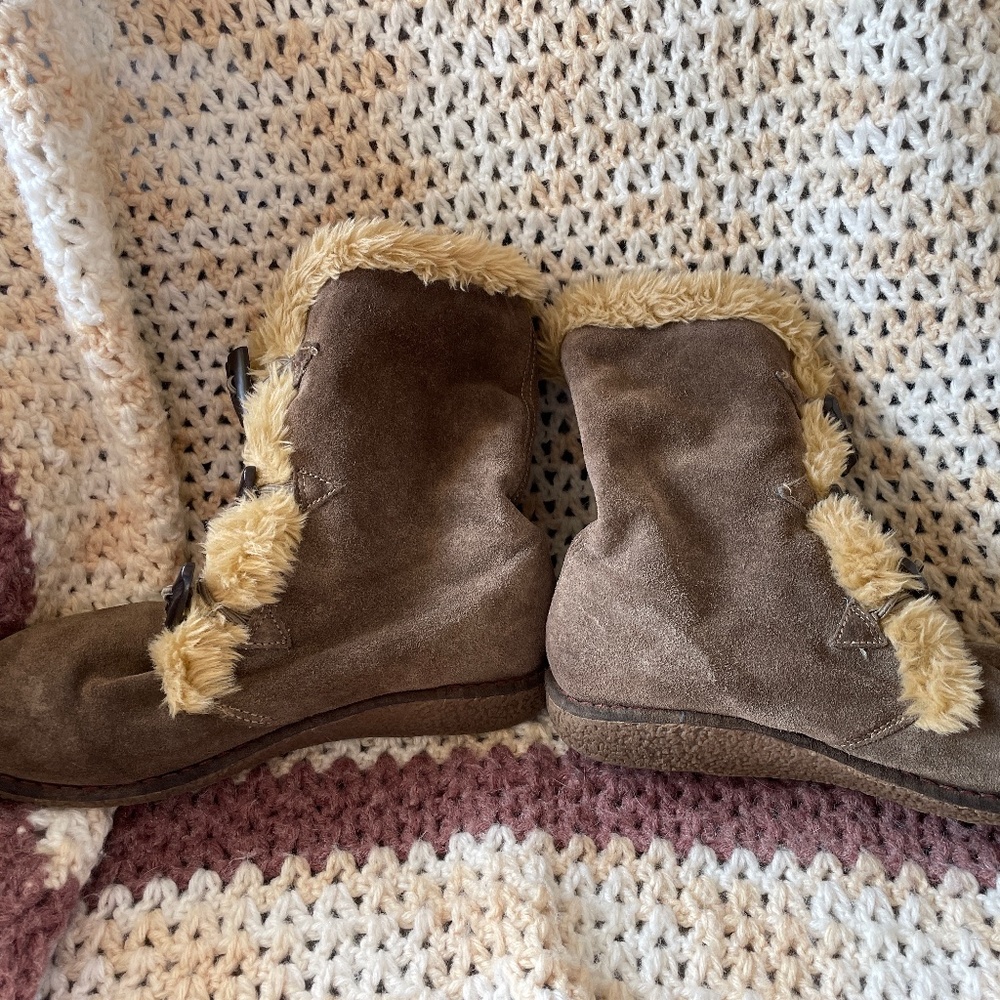 Earth Spirit Boots Size 5 - Gem